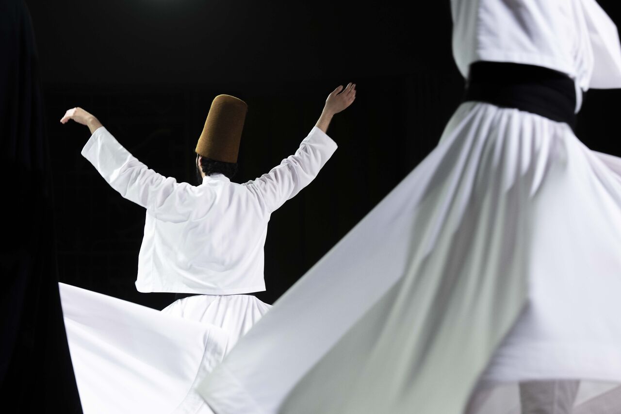 Londra'da Mevlevi sema ayini ve devran zikri programı düzenlendi ...